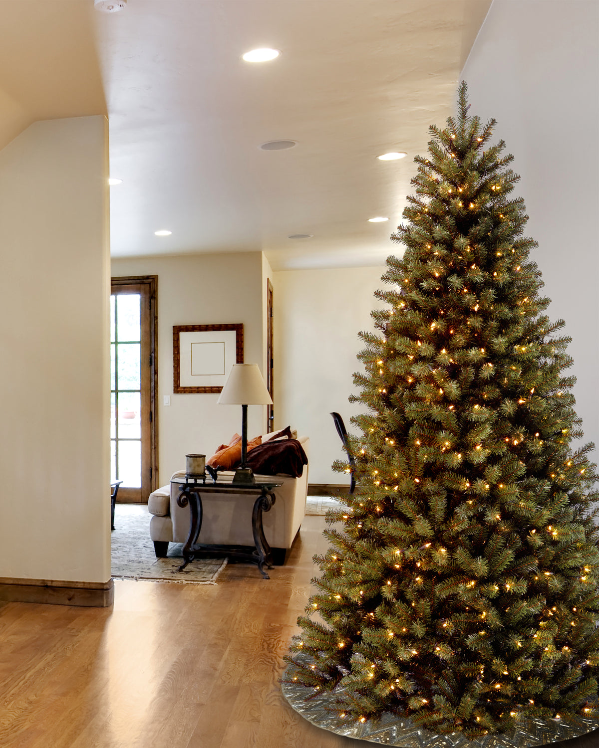 7 ft. Pre-Lit North Valley Spruce Tree with 700 Clear Lights, Plug-In ...